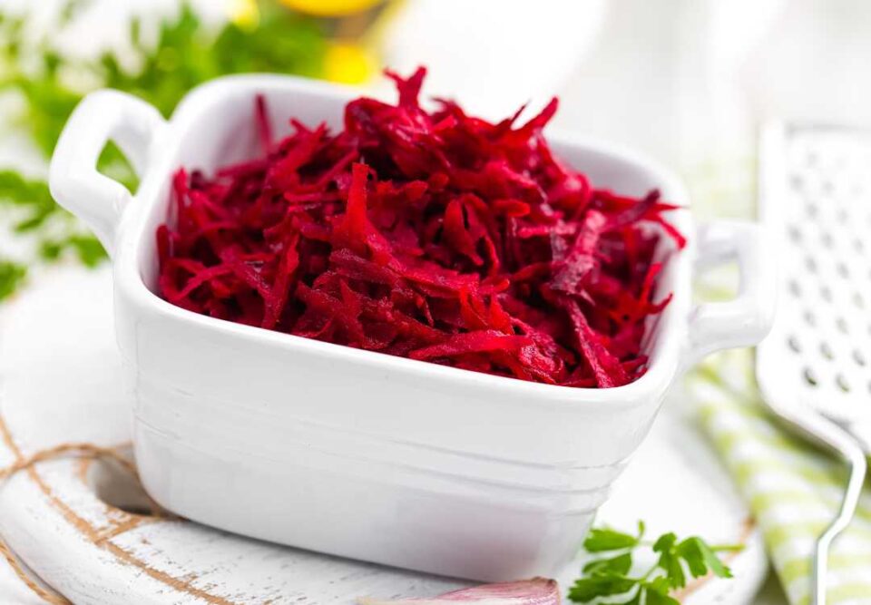 Can Beetroot Be Eaten Raw? - Eat Your Beets