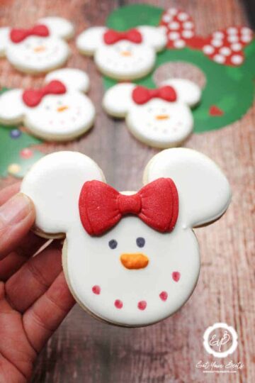 Christmas Minnie Mouse Cookies - Eat Your Beets